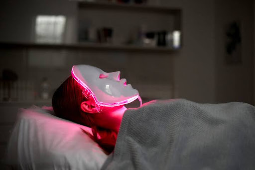 Acne Light Therapy: A Breakthrough Treatment for Clearer Skin - Gold ...